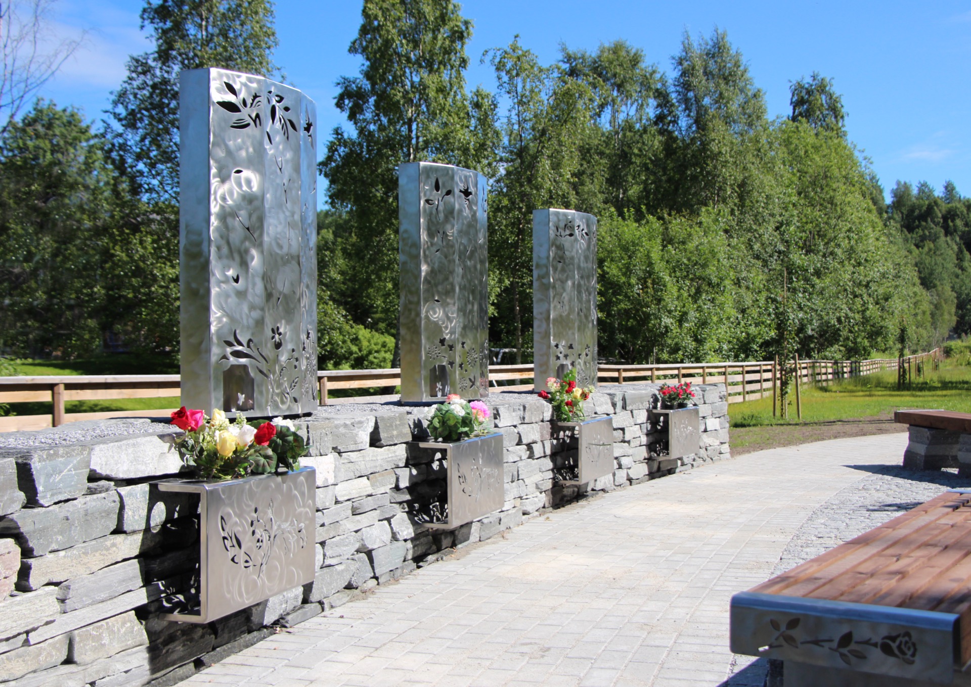 Monumenter til minnelund og gravplass